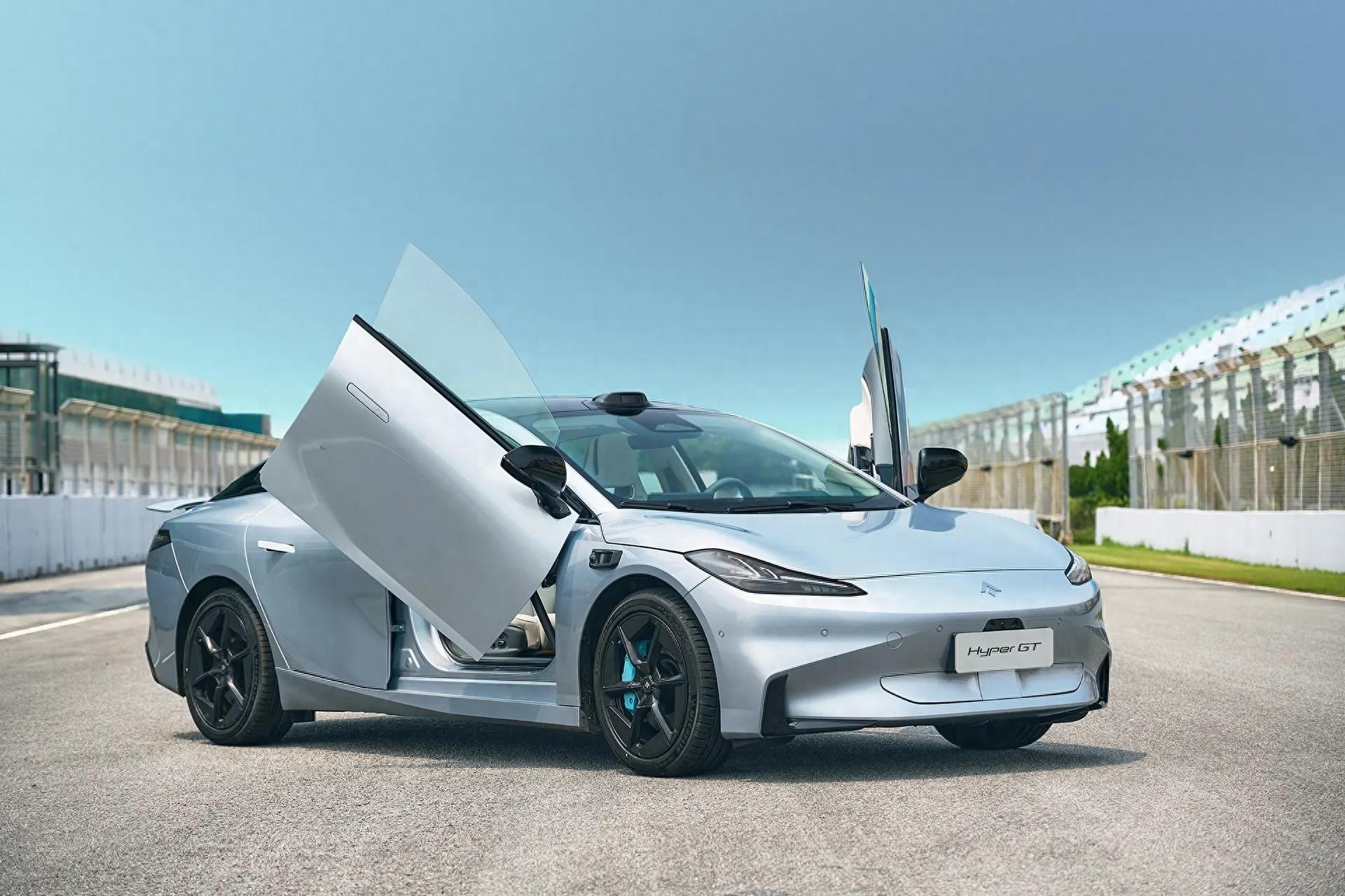 20多万的小米SU7真香?和昊铂GT对比一下就知道了-全民网